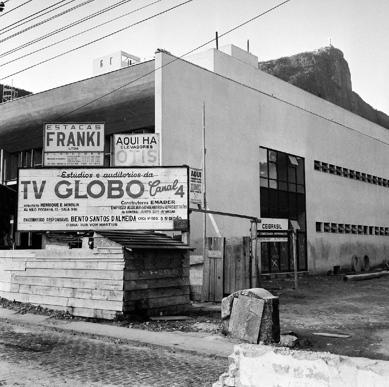 A História da televisão no Brasil – Em Todo Lugar
